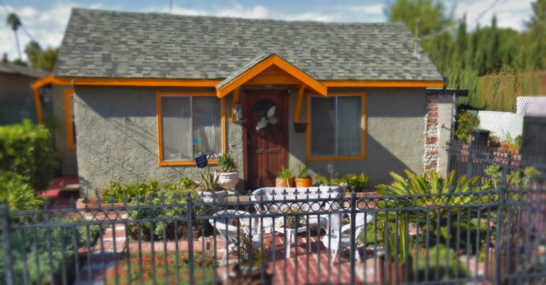 The Real Entity House - FrightFind