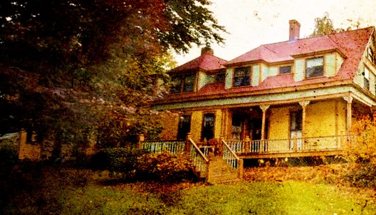 7 Haunted Bed and Breakfasts To Visit - FrightFind