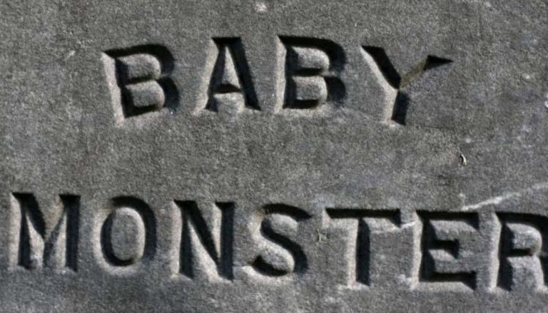 7 Creepy Tombstones - FrightFind
