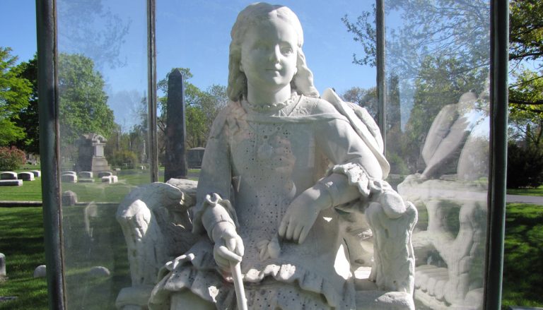 7 Creepy Tombstones - FrightFind