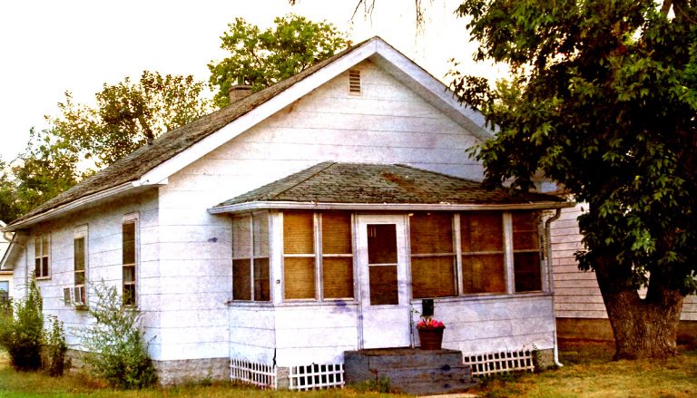 Top 10 Real Haunted Houses That Inspired Movies - FrightFind