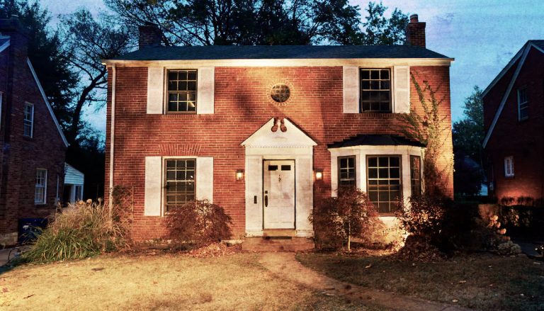 Top 10 Real Haunted Houses That Inspired Movies - FrightFind